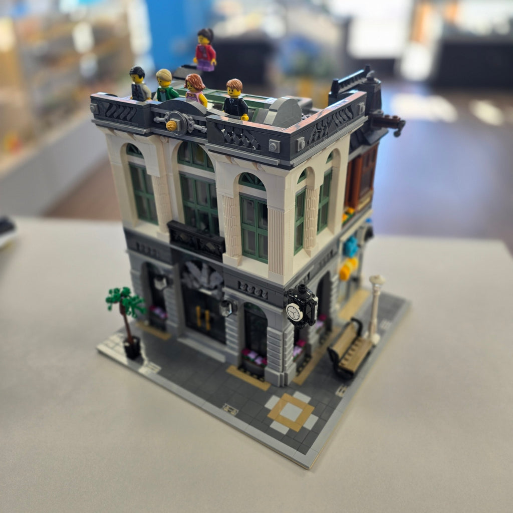 10251 LEGO Modular Brick Bank (Retired) (Previously Owned) – Bricks and ...