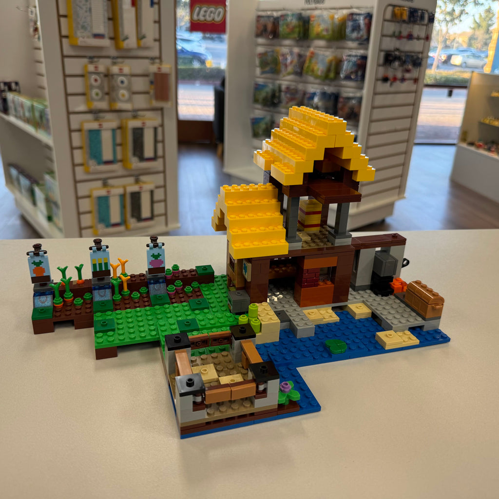 21144 LEGO Minecraft: The Farm Cottage (Retired) (Previously Owned ...